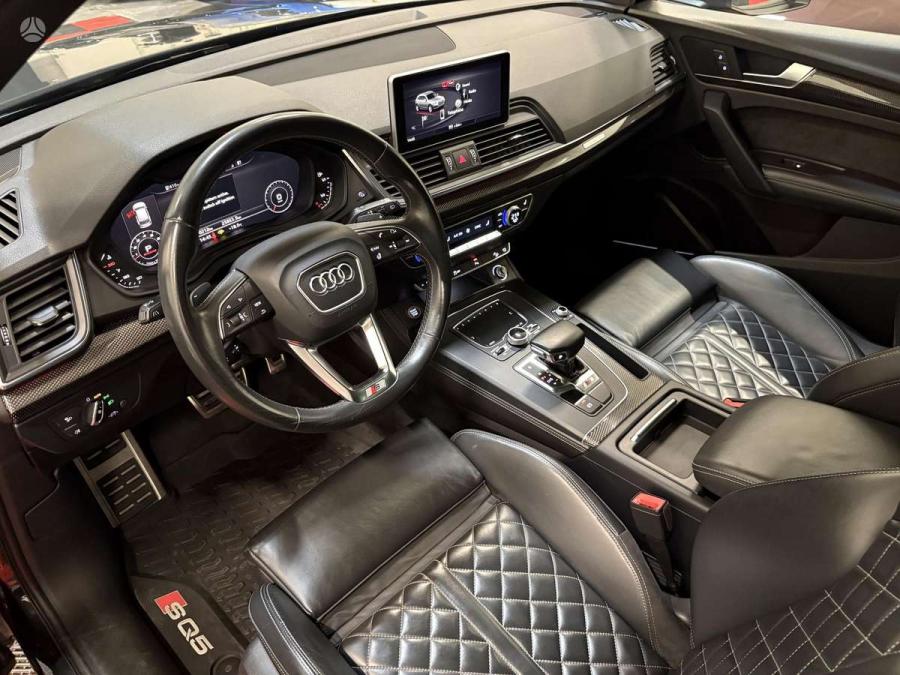 Black Audi SQ5 2018 in Vilnius, with an engine capacity of 3.00 L and mileage of 132 thousand km for 24990 €, photo 12 on AUTOMOTO.COM.LV
