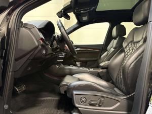 Black Audi SQ5 2018 in Vilnius, with an engine capacity of 3.00 L and mileage of 132 thousand km for 24990 €, photo 16 on AUTOMOTO.COM.LV