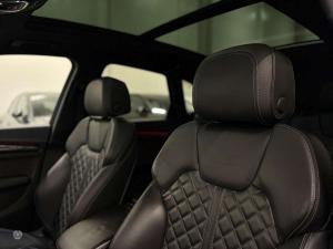 Black Audi SQ5 2018 in Vilnius, with an engine capacity of 3.00 L and mileage of 132 thousand km for 24990 €, photo 17 on AUTOMOTO.COM.LV