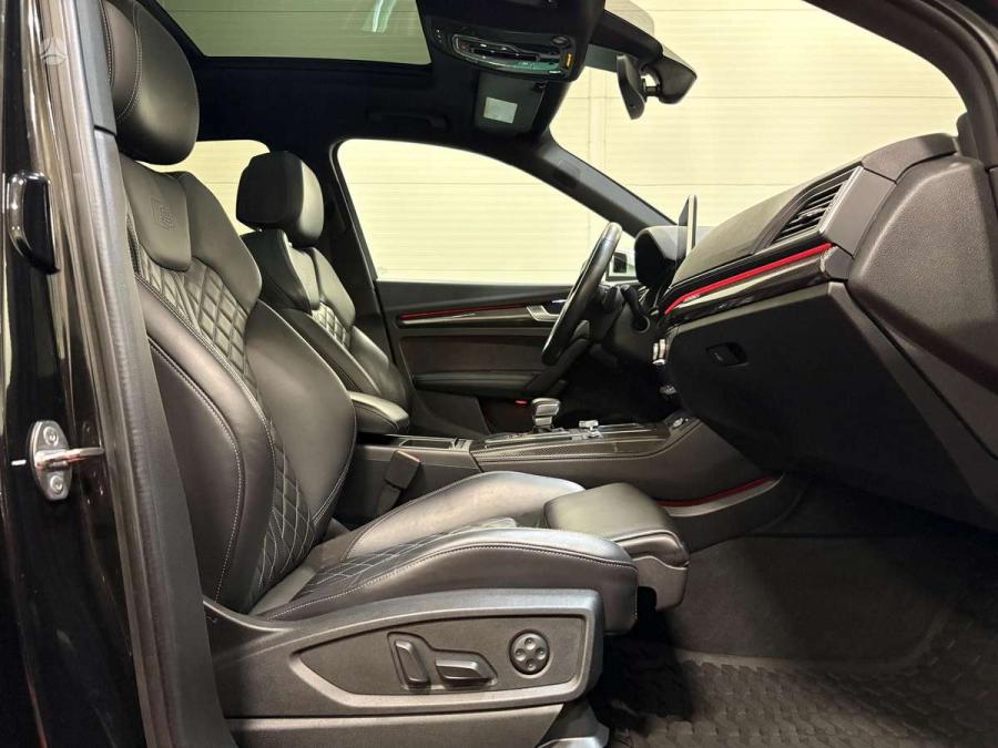 Black Audi SQ5 2018 in Vilnius, with an engine capacity of 3.00 L and mileage of 132 thousand km for 24990 €, photo 19 on AUTOMOTO.COM.LV