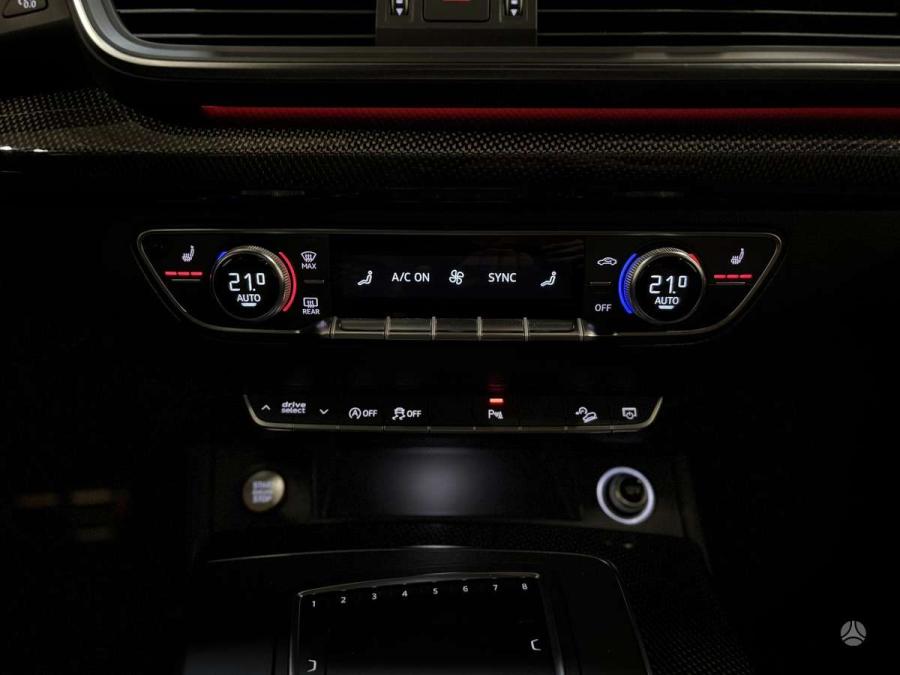 Black Audi SQ5 2018 in Vilnius, with an engine capacity of 3.00 L and mileage of 132 thousand km for 24990 €, photo 26 on AUTOMOTO.COM.LV