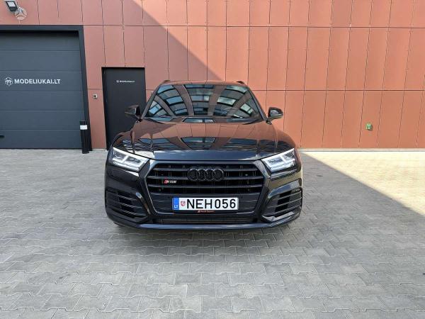 Black Audi SQ5 2020 in Vilnius, with an engine capacity of 2.97 L and mileage of 82 thousand km for 36990 €, photo 2 on AUTOMOTO.COM.LV