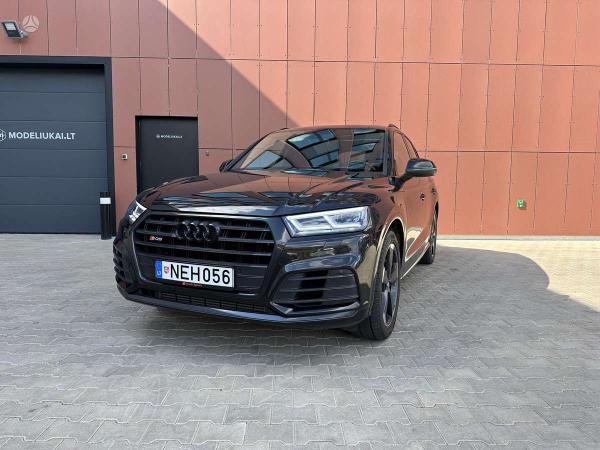 Black Audi SQ5 2020 in Vilnius, with an engine capacity of 2.97 L and mileage of 82 thousand km for 36990 €, photo 3 on AUTOMOTO.COM.LV