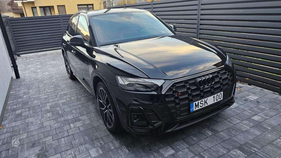 Melns Audi SQ5 2021 Alīta, ar dzinēja tilpumu 3.00 L un nobraukumu 94 tūkst. km par 39500 €, foto 2 vietnē AUTOMOTO.COM.LV