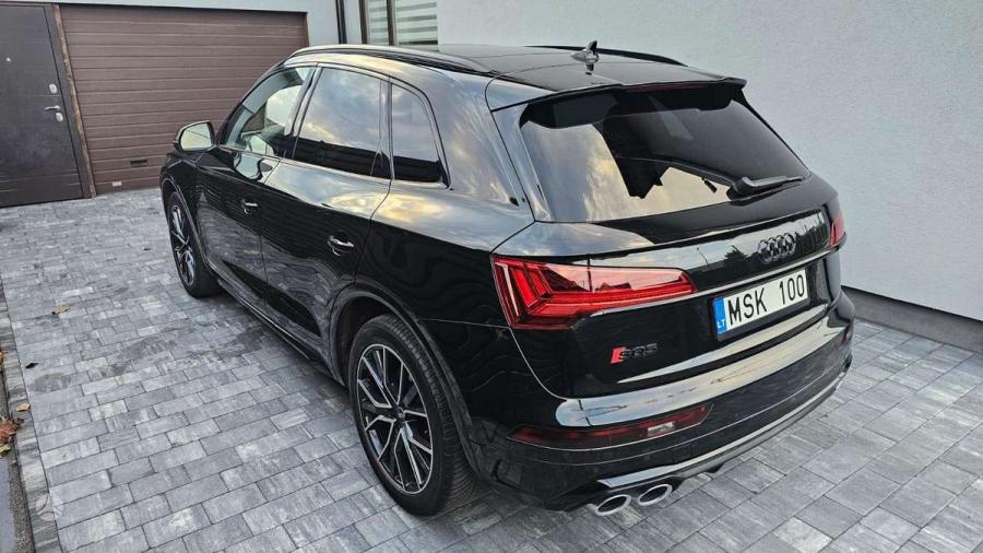 Black Audi SQ5 2021 in Alytus, with an engine capacity of 3.00 L and mileage of 94 thousand km for 39500 €, photo 4 on AUTOMOTO.COM.LV