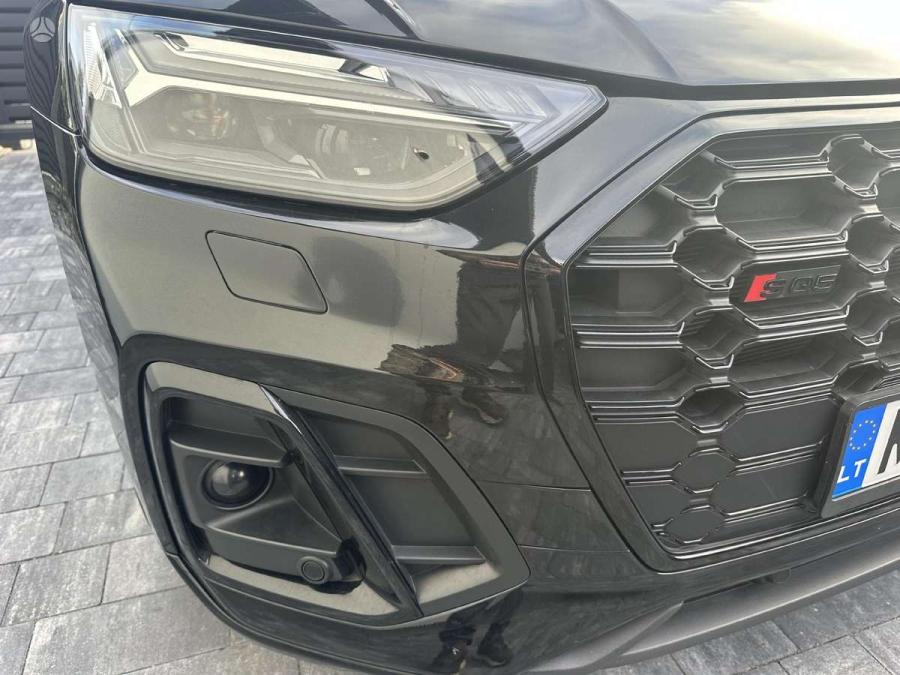 Black Audi SQ5 2021 in Alytus, with an engine capacity of 3.00 L and mileage of 94 thousand km for 39500 €, photo 18 on AUTOMOTO.COM.LV