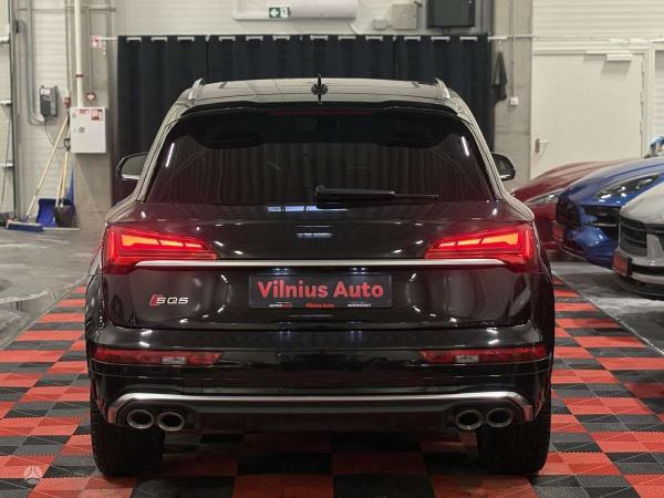 Black Audi SQ5 2022 in Vilnius, with an engine capacity of 3.00 L and mileage of 44 thousand km for 39750 €, photo 5 on AUTOMOTO.COM.LV