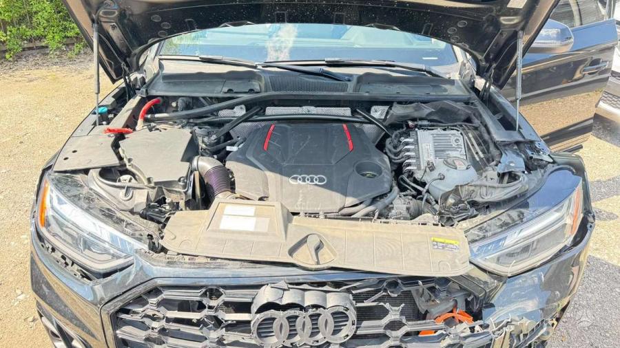 Black Audi SQ5 2023 in Ukmerge, with an engine capacity of 3.00 L and mileage of 84 thousand km for 17999 €, photo 4 on AUTOMOTO.COM.LV