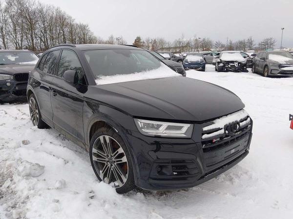 Black Audi SQ5 2020 in Marijampole, with an engine capacity of 3.00 L and mileage of 131 thousand km for 25300 €, photo 1 on AUTOMOTO.COM.LV