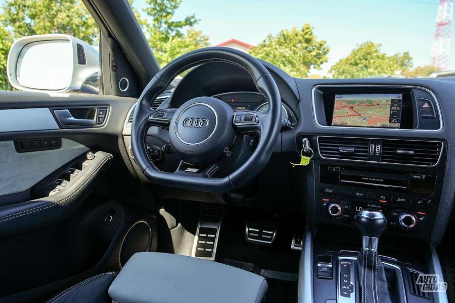 Blue Audi SQ5 2016 in Kaunas, with an engine capacity of 3.00 L and mileage of 227 thousand km for 17350 €, photo 18 on AUTOMOTO.COM.LV