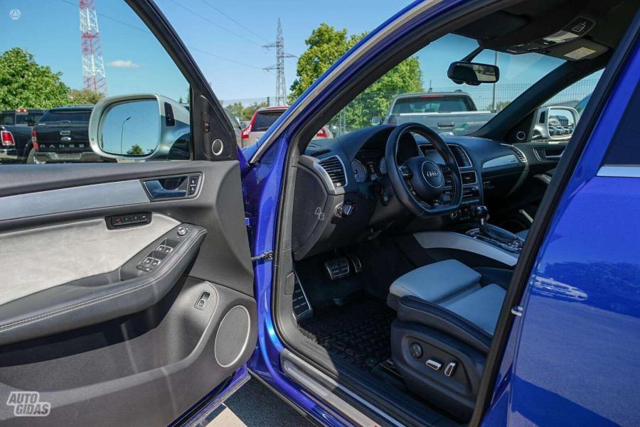 Blue Audi SQ5 2016 in Kaunas, with an engine capacity of 3.00 L and mileage of 227 thousand km for 17350 €, photo 26 on AUTOMOTO.COM.LV