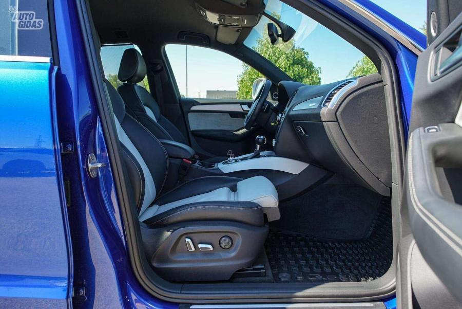 Blue Audi SQ5 2016 in Kaunas, with an engine capacity of 3.00 L and mileage of 227 thousand km for 17350 €, photo 38 on AUTOMOTO.COM.LV