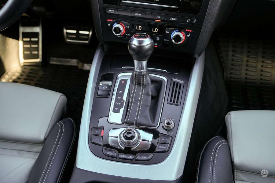 Zils Audi SQ5 2016 Marijampole, ar dzinēja tilpumu 2.97 L un nobraukumu 227 tūkst. km par 17250 €, foto 25 vietnē AUTOMOTO.COM.LV