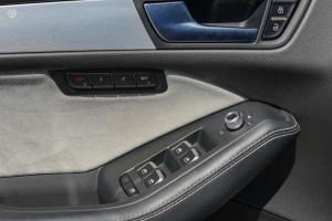 Zils Audi SQ5 2016 Marijampole, ar dzinēja tilpumu 2.97 L un nobraukumu 227 tūkst. km par 17250 €, foto 30 vietnē AUTOMOTO.COM.LV