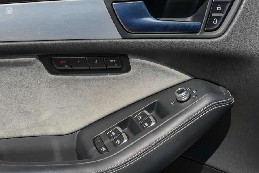Zils Audi SQ5 2016 Marijampole, ar dzinēja tilpumu 2.97 L un nobraukumu 227 tūkst. km par 17250 €, foto 30 vietnē AUTOMOTO.COM.LV