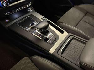 Blue Audi SQ5 2017 in Marijampole, with an engine capacity of 3.00 L and mileage of 218 thousand km for 22999 €, photo 4 on AUTOMOTO.COM.LV