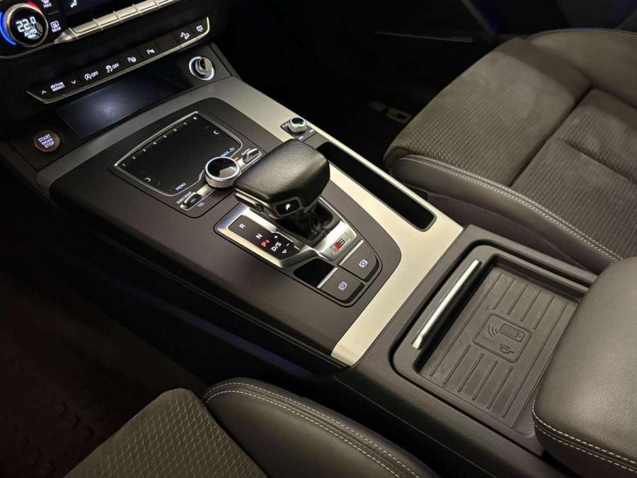 Blue Audi SQ5 2017 in Marijampole, with an engine capacity of 3.00 L and mileage of 218 thousand km for 22999 €, photo 4 on AUTOMOTO.COM.LV