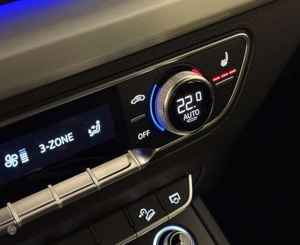 Blue Audi SQ5 2017 in Marijampole, with an engine capacity of 3.00 L and mileage of 218 thousand km for 22999 €, photo 11 on AUTOMOTO.COM.LV