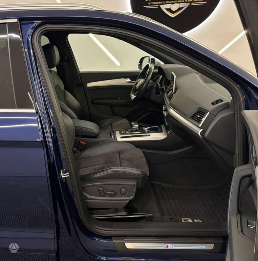 Blue Audi SQ5 2017 in Marijampole, with an engine capacity of 3.00 L and mileage of 218 thousand km for 22999 €, photo 25 on AUTOMOTO.COM.LV