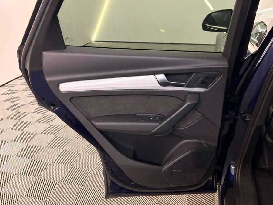 Blue Audi SQ5 2017 in Marijampole, with an engine capacity of 3.00 L and mileage of 218 thousand km for 22999 €, photo 26 on AUTOMOTO.COM.LV