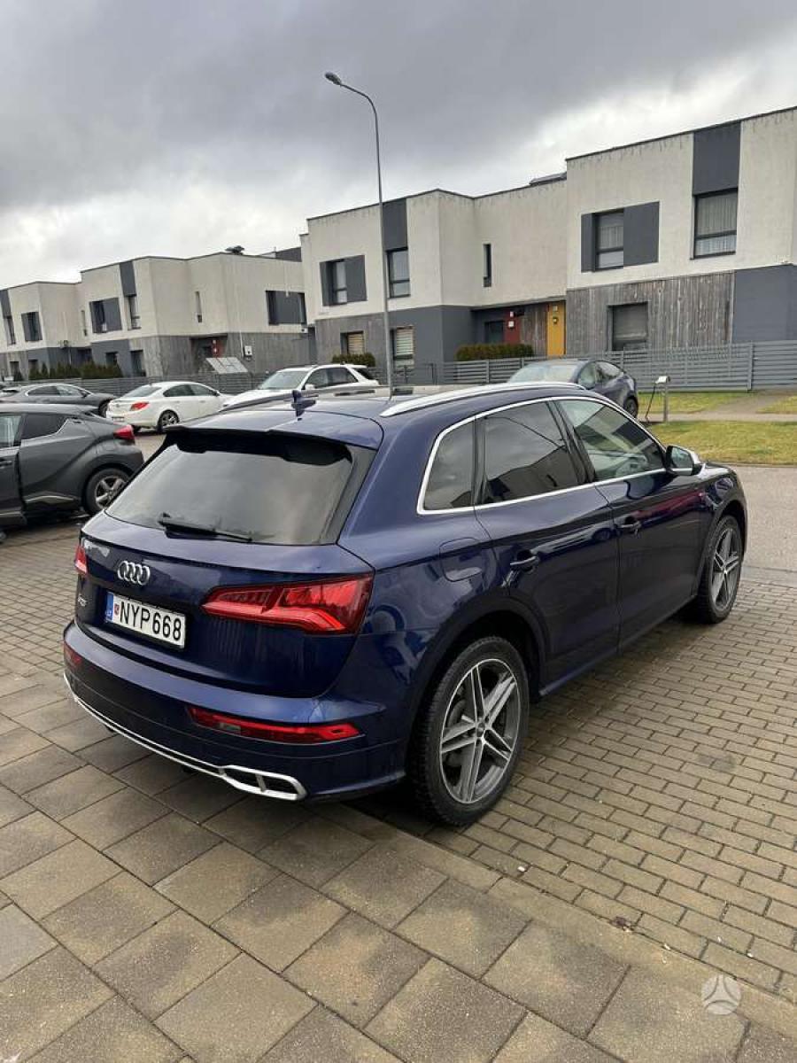 Blue Audi SQ5 2018 in Vilnius, with an engine capacity of 3.00 L and mileage of 110 thousand km for 25000 €, photo 5 on AUTOMOTO.COM.LV