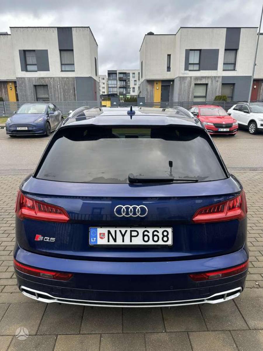 Blue Audi SQ5 2018 in Vilnius, with an engine capacity of 3.00 L and mileage of 110 thousand km for 25000 €, photo 6 on AUTOMOTO.COM.LV