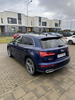 Blue Audi SQ5 2018 in Vilnius, with an engine capacity of 3.00 L and mileage of 110 thousand km for 25000 €, photo 7 on AUTOMOTO.COM.LV
