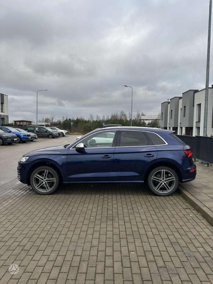 Blue Audi SQ5 2018 in Vilnius, with an engine capacity of 3.00 L and mileage of 110 thousand km for 25000 €, photo 8 on AUTOMOTO.COM.LV