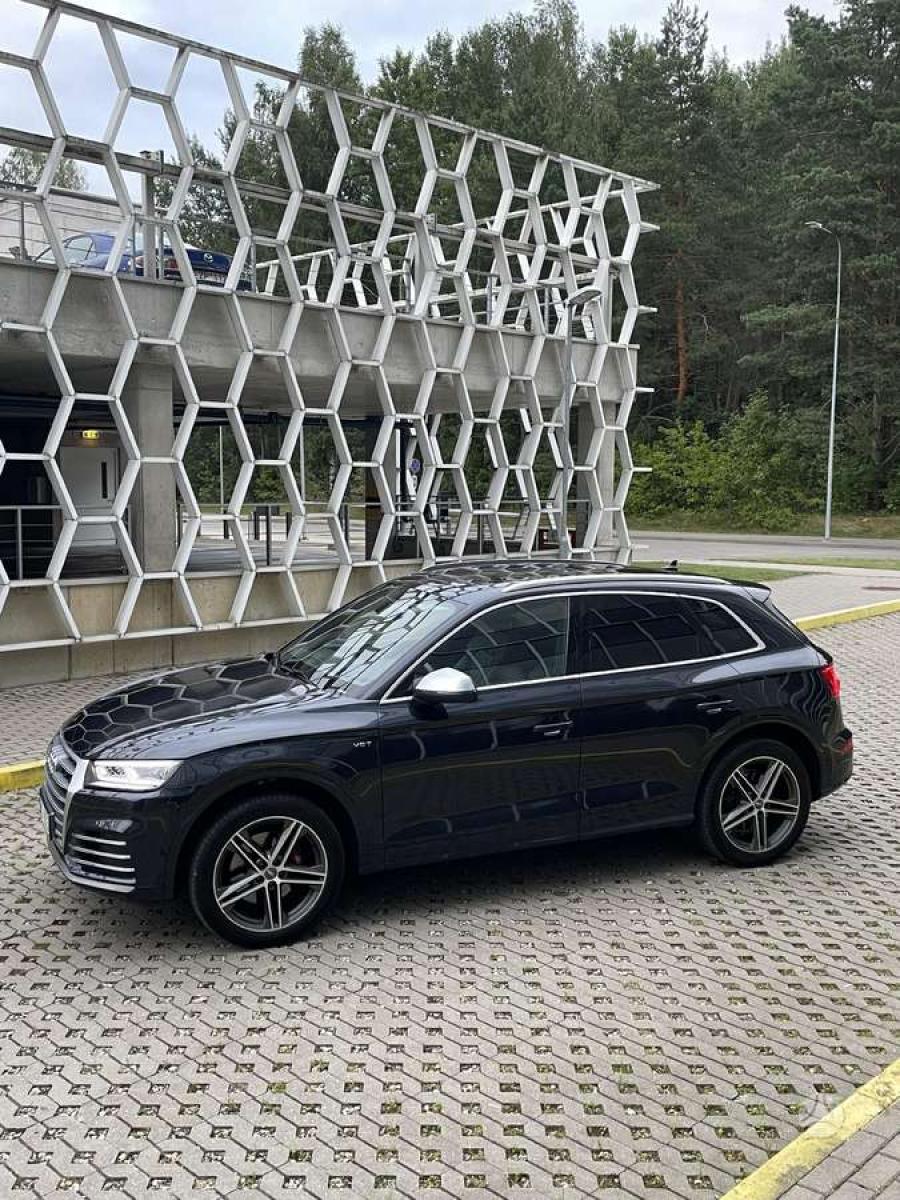 Blue Audi SQ5 2018 in Vilnius, with an engine capacity of 3.00 L and mileage of 92 thousand km for 27900 €, photo 6 on AUTOMOTO.COM.LV