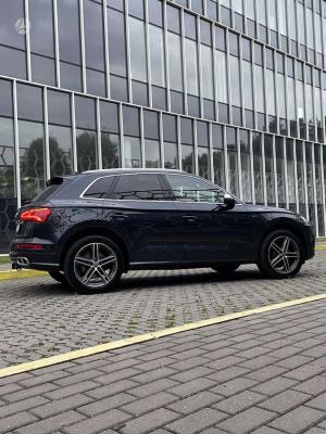 Blue Audi SQ5 2018 in Vilnius, with an engine capacity of 3.00 L and mileage of 92 thousand km for 27900 €, photo 9 on AUTOMOTO.COM.LV