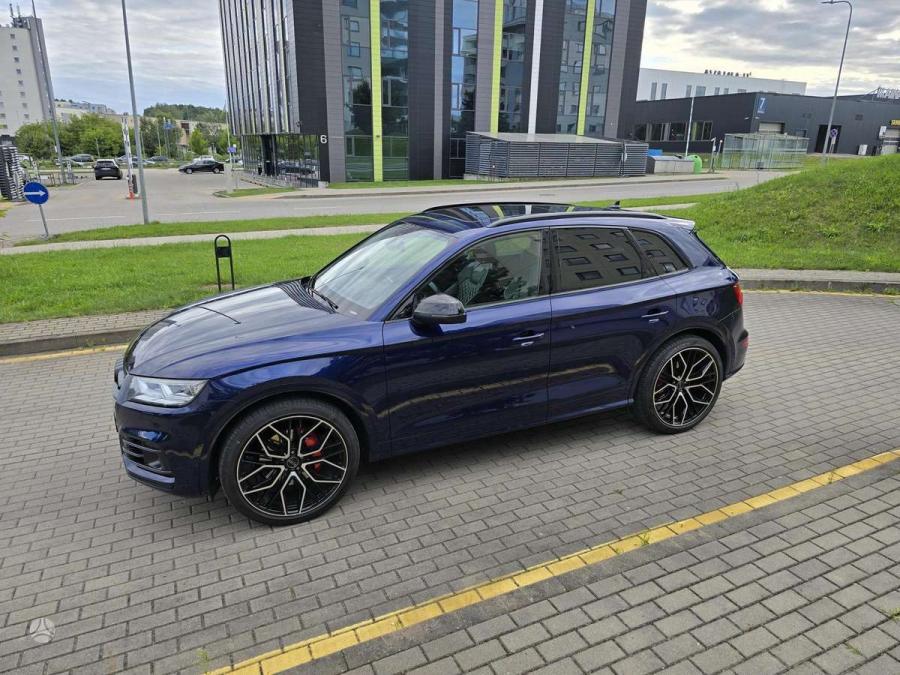 Blue Audi SQ5 2018 in Vilnius, with an engine capacity of 3.00 L and mileage of 261 thousand km for 22200 €, photo 8 on AUTOMOTO.COM.LV