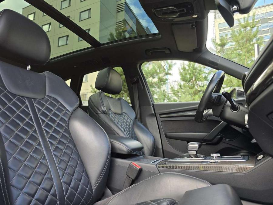 Blue Audi SQ5 2018 in Vilnius, with an engine capacity of 3.00 L and mileage of 261 thousand km for 22200 €, photo 11 on AUTOMOTO.COM.LV
