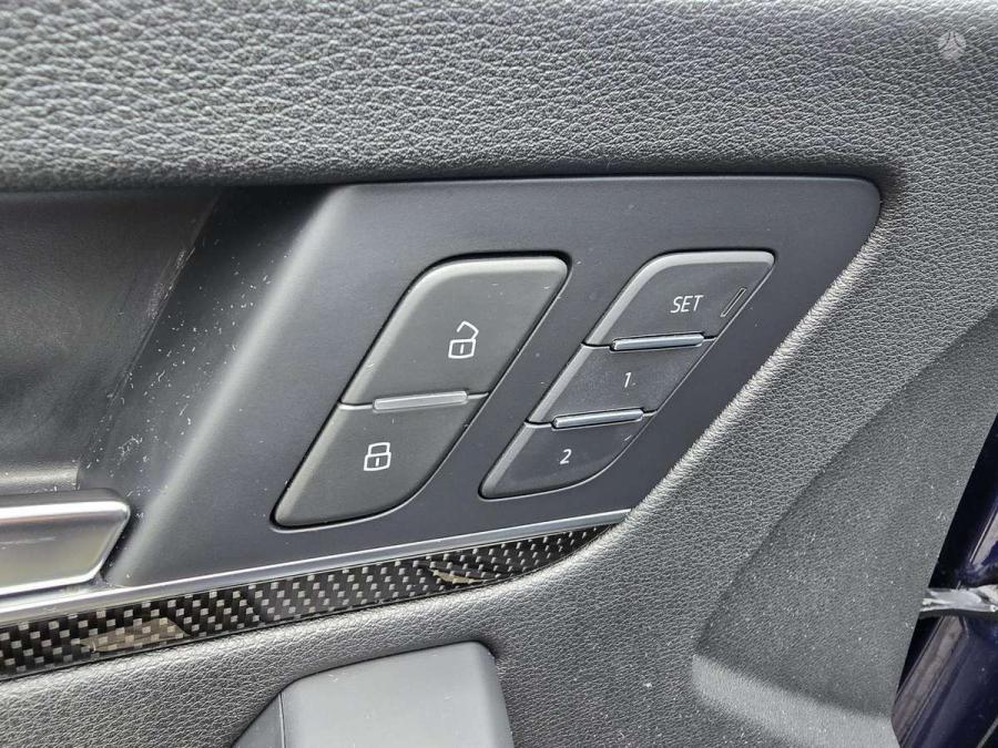 Blue Audi SQ5 2018 in Vilnius, with an engine capacity of 3.00 L and mileage of 261 thousand km for 22200 €, photo 16 on AUTOMOTO.COM.LV