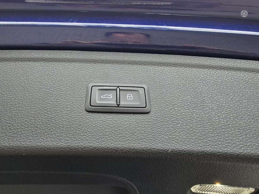 Blue Audi SQ5 2018 in Vilnius, with an engine capacity of 3.00 L and mileage of 261 thousand km for 22200 €, photo 19 on AUTOMOTO.COM.LV
