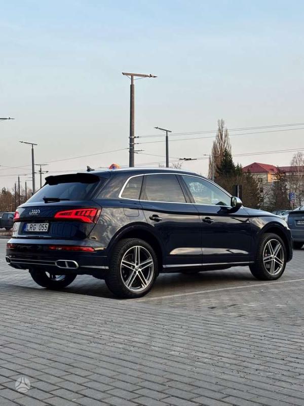 Audi SQ5 2018 Viļņa vietnē Zils Audi SQ5 2018 Viļņa, ar dzinēja tilpumu 3.00 L un nobraukumu 96 tūkst. km par 24900 €, foto 6 vietnē AUTOMOTO.COM.LV