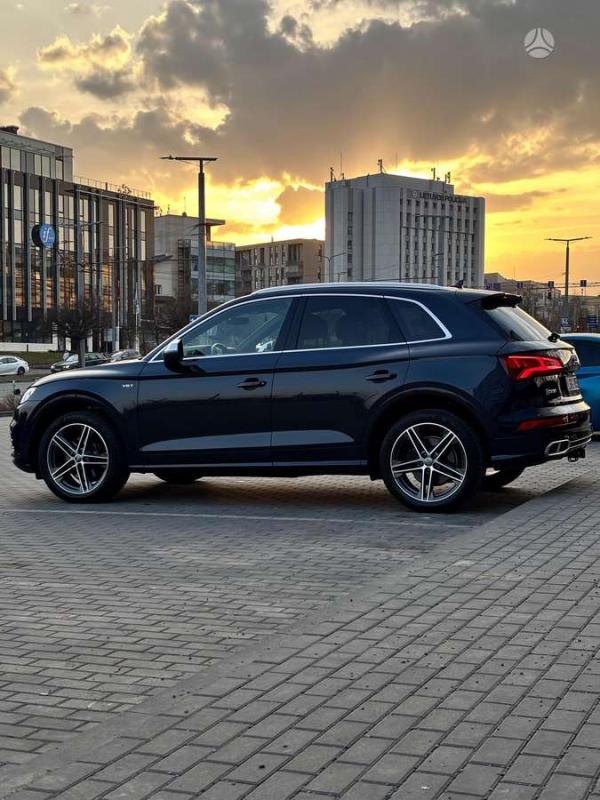 Audi SQ5 2018 Viļņa vietnē Zils Audi SQ5 2018 Viļņa, ar dzinēja tilpumu 3.00 L un nobraukumu 96 tūkst. km par 24900 €, foto 9 vietnē AUTOMOTO.COM.LV
