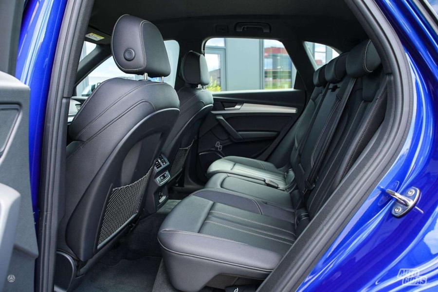 Blue Audi SQ5 2022 in Kaunas, with an engine capacity of 3.00 L and mileage of 131 thousand km for 35950 €, photo 34 on AUTOMOTO.COM.LV