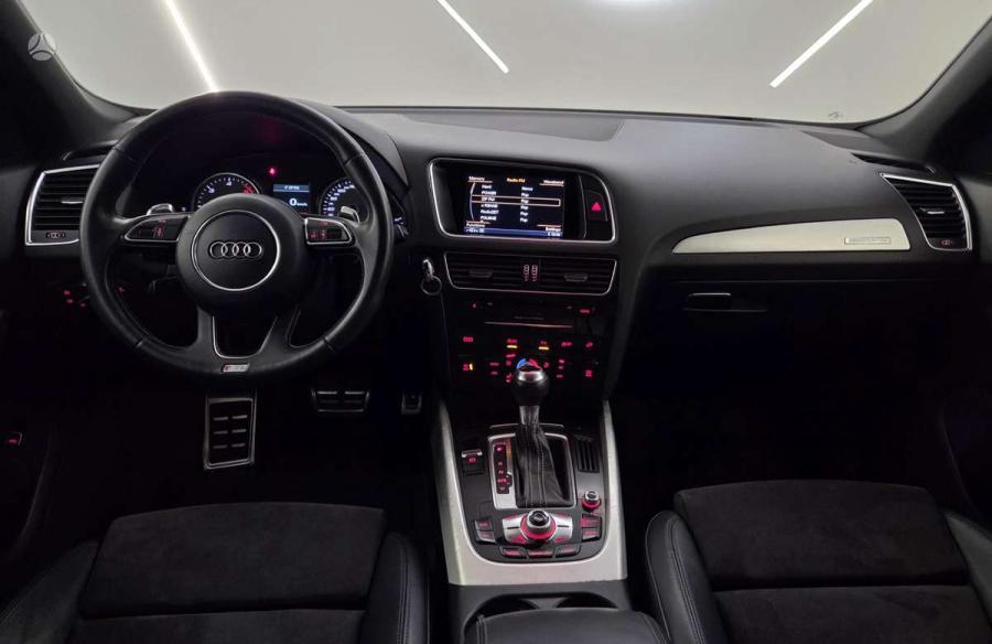 Grey Audi SQ5 2013 in Marijampole, with an engine capacity of 2.97 L and mileage of 218 thousand km for 15999 €, photo 17 on AUTOMOTO.COM.LV