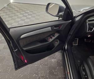 Pelēks Audi SQ5 2013 Marijampole, ar dzinēja tilpumu 2.97 L un nobraukumu 218 tūkst. km par 14400 €, foto 31 vietnē AUTOMOTO.COM.LV