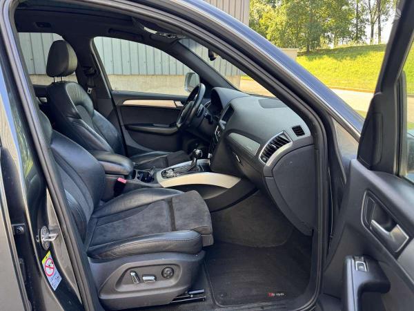 Grey Audi SQ5 2014 in Alytus, with an engine capacity of 3.00 L and mileage of 288 thousand km for 9950 €, photo 9 on AUTOMOTO.COM.LV
