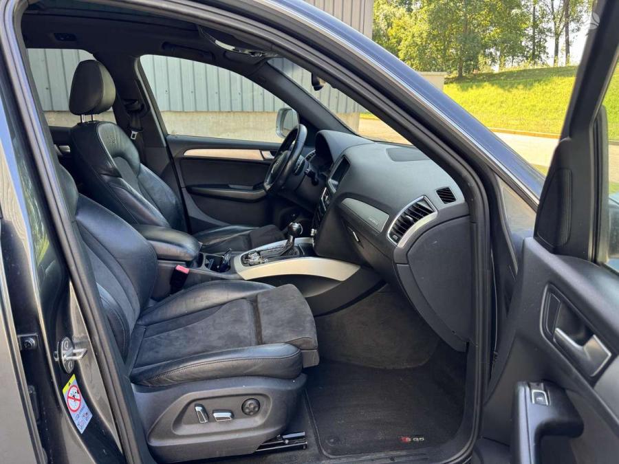 Grey Audi SQ5 2014 in Alytus, with an engine capacity of 3.00 L and mileage of 288 thousand km for 9950 €, photo 10 on AUTOMOTO.COM.LV