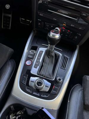 Grey Audi SQ5 2014 in Alytus, with an engine capacity of 3.00 L and mileage of 288 thousand km for 9950 €, photo 18 on AUTOMOTO.COM.LV