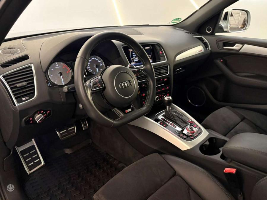 Grey Audi SQ5 2014 in Marijampole, with an engine capacity of 2.97 L and mileage of 274 thousand km for 14850 €, photo 3 on AUTOMOTO.COM.LV