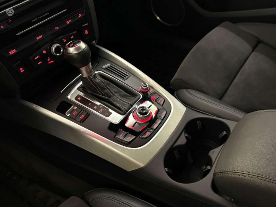 Grey Audi SQ5 2014 in Marijampole, with an engine capacity of 2.97 L and mileage of 274 thousand km for 14850 €, photo 4 on AUTOMOTO.COM.LV