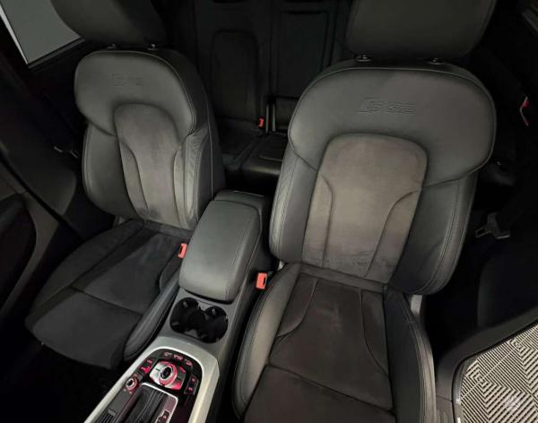Grey Audi SQ5 2014 in Marijampole, with an engine capacity of 2.97 L and mileage of 274 thousand km for 14850 €, photo 8 on AUTOMOTO.COM.LV