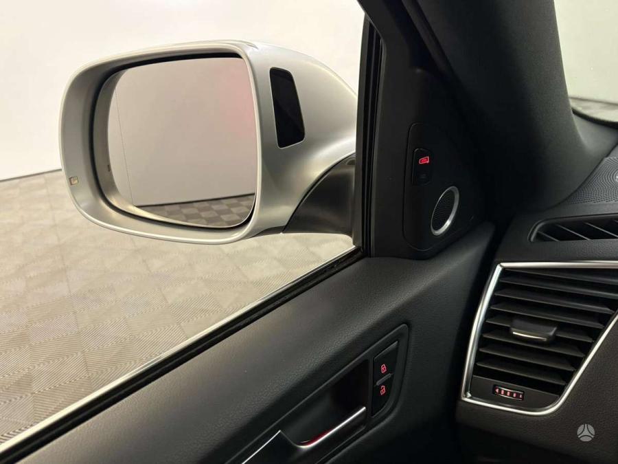 Grey Audi SQ5 2014 in Marijampole, with an engine capacity of 2.97 L and mileage of 274 thousand km for 14850 €, photo 22 on AUTOMOTO.COM.LV