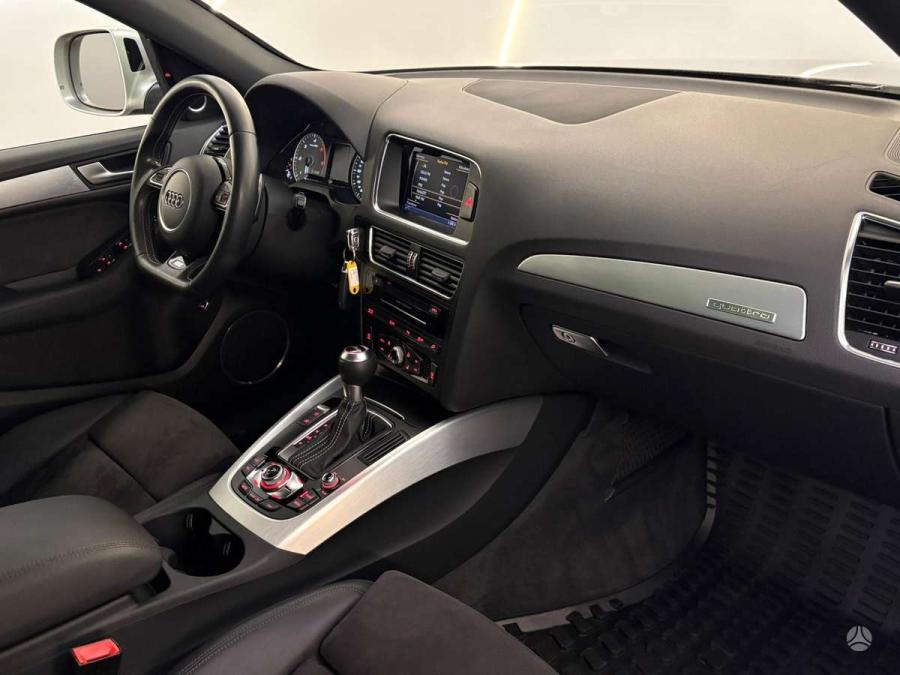 Grey Audi SQ5 2014 in Marijampole, with an engine capacity of 2.97 L and mileage of 274 thousand km for 14850 €, photo 32 on AUTOMOTO.COM.LV
