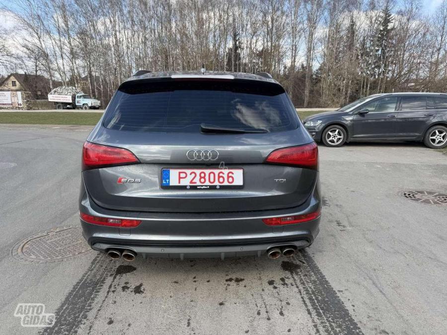 Pelēks Audi SQ5 2015 Panevēža, ar dzinēja tilpumu 3.00 L un nobraukumu 282 tūkst. km par 15000 €, foto 12 vietnē AUTOMOTO.COM.LV