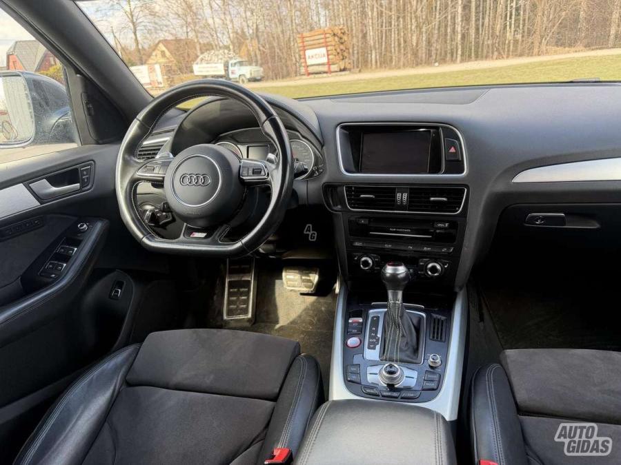 Pelēks Audi SQ5 2015 Panevēža, ar dzinēja tilpumu 3.00 L un nobraukumu 282 tūkst. km par 15000 €, foto 15 vietnē AUTOMOTO.COM.LV