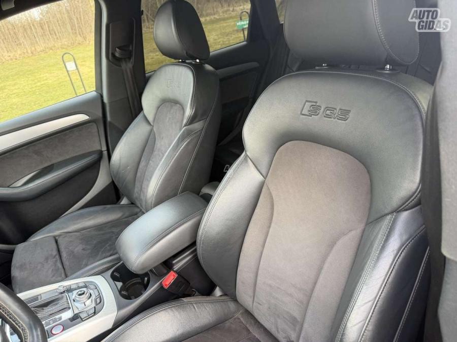 Pelēks Audi SQ5 2015 Panevēža, ar dzinēja tilpumu 3.00 L un nobraukumu 282 tūkst. km par 15000 €, foto 29 vietnē AUTOMOTO.COM.LV
